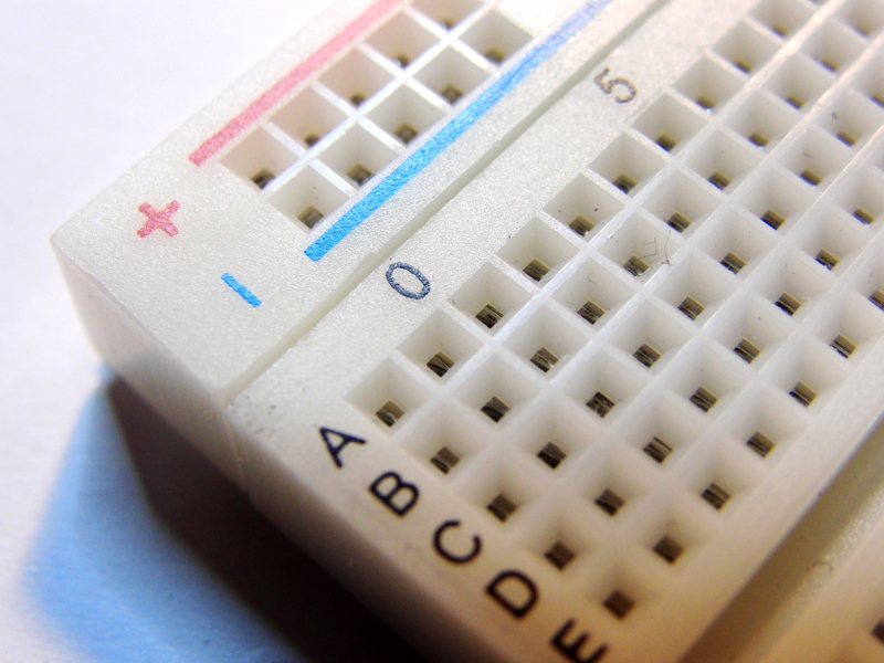 Breadboard/Steckbrett 830 Punkte - topinserate.ch